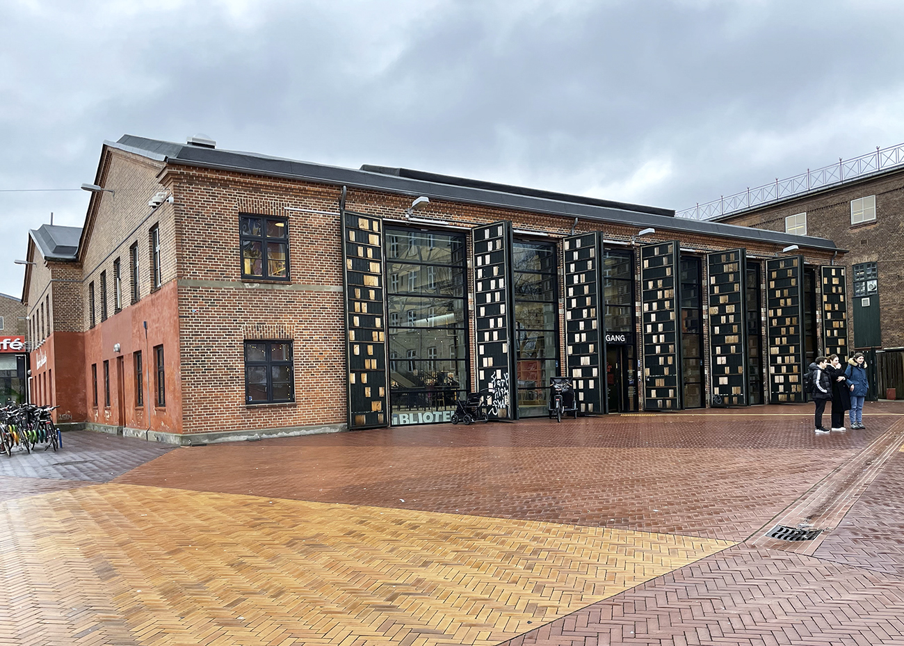 Managing Growing Return Numbers with Automated Book Sorting