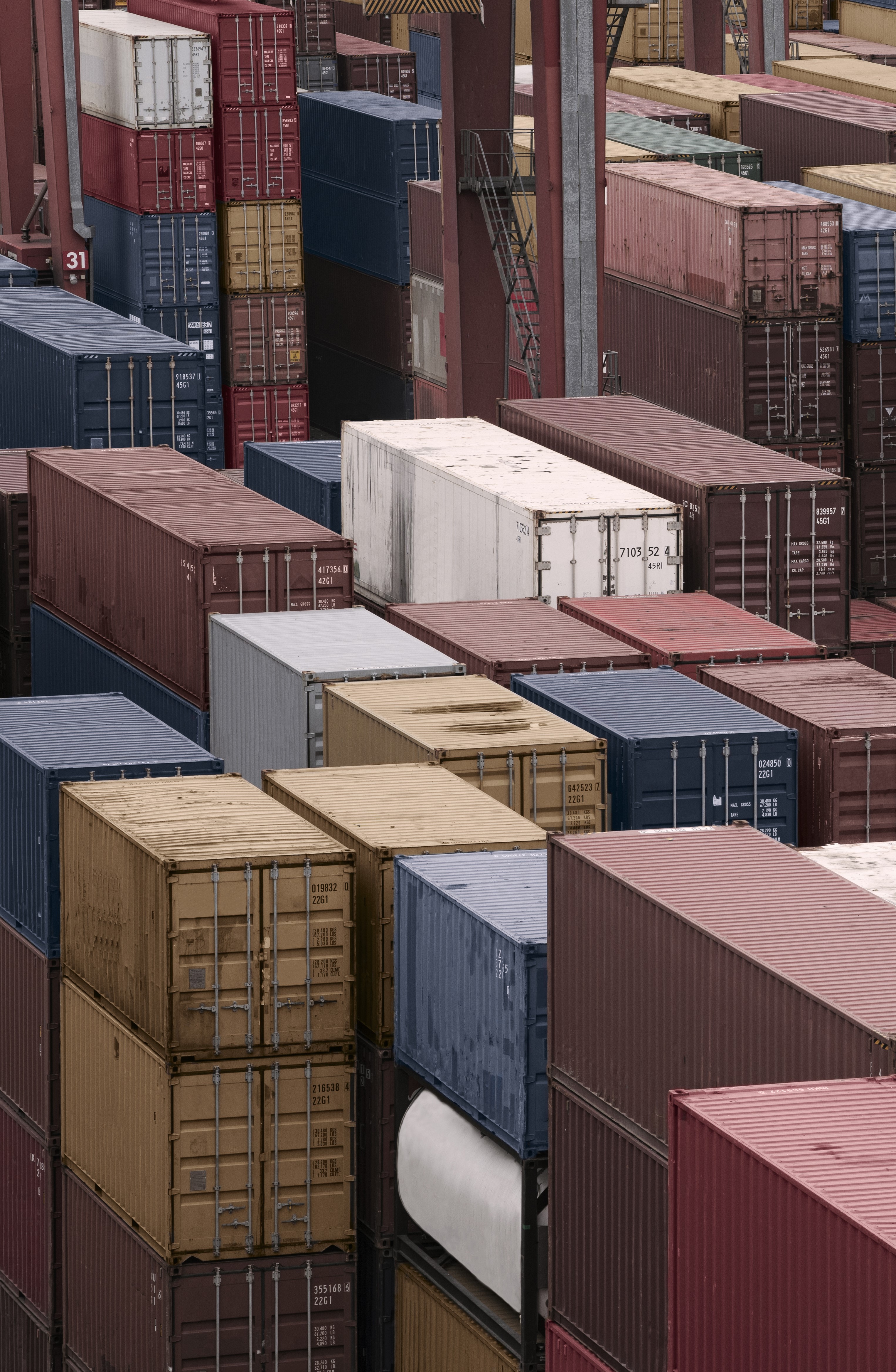 Combatting Downtime and Bottlenecks in Warehouse Operations