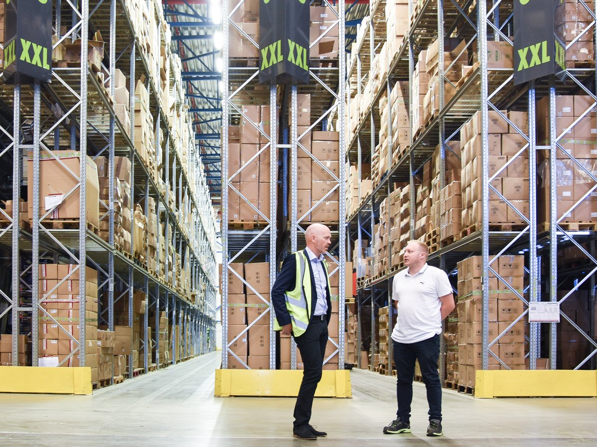 Optimizing E-commerce Logistics for Seamless Deliveries