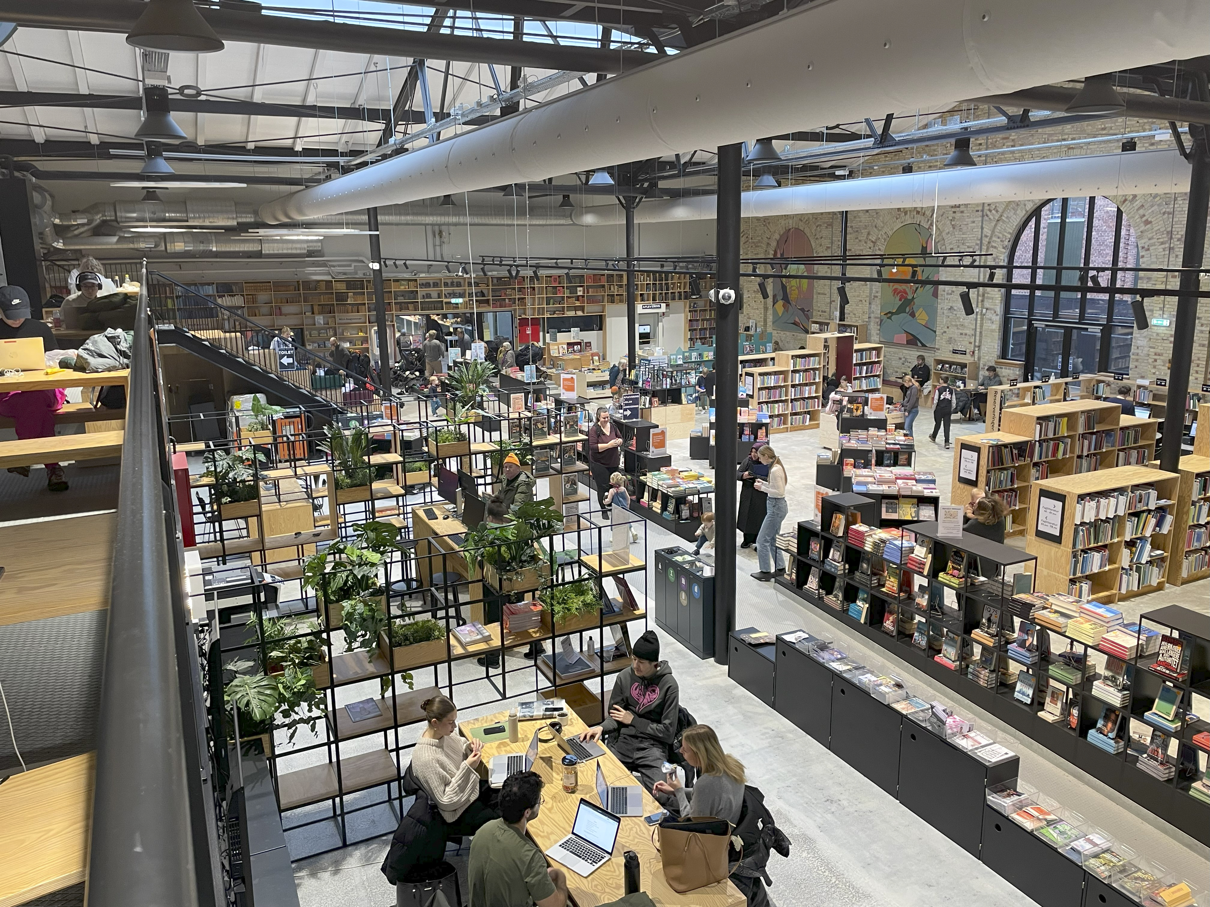 Managing Growing Return Numbers with Automated Book Sorting